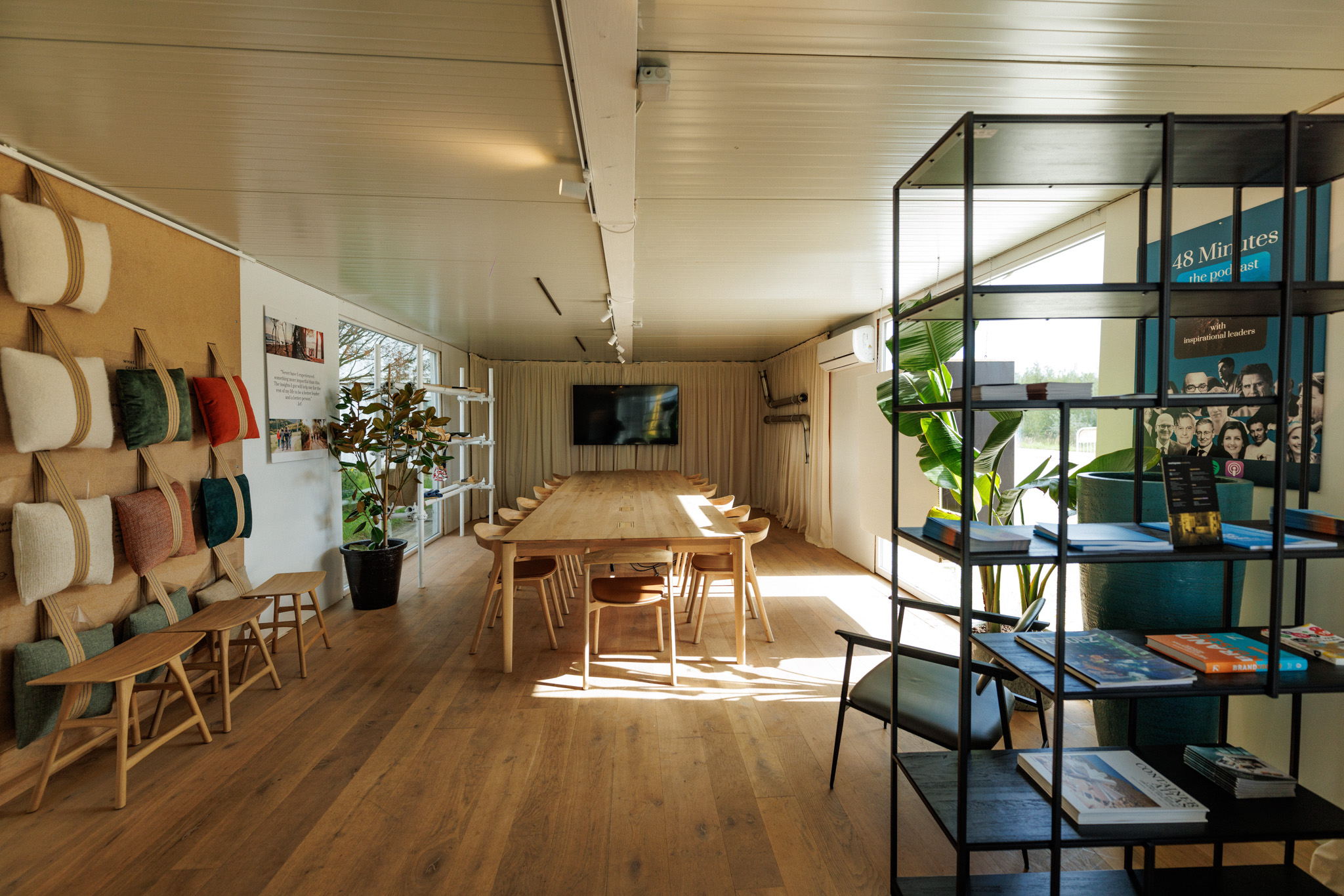 RENT OUR MEETING UNITS - Plein Publiek